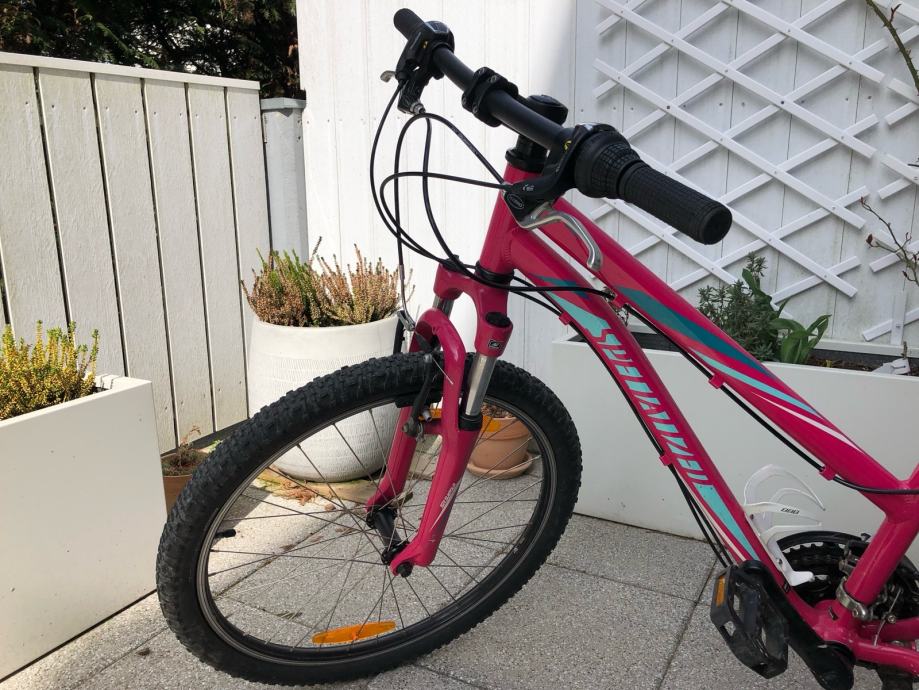 Dekliško kolo Specialized HotRock 24 col