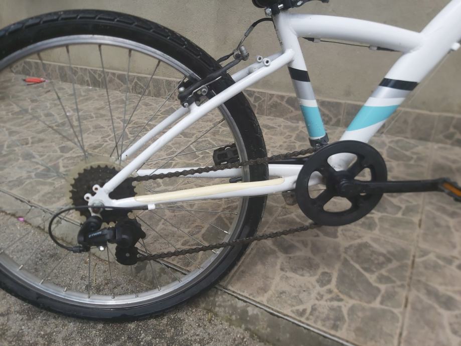 Prodamo lepo ohranjeno otroško kolo, 6 prestav, 24 col