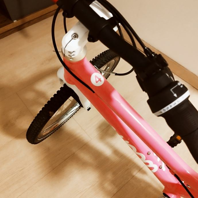 Woom 4*Pink omejena serija*