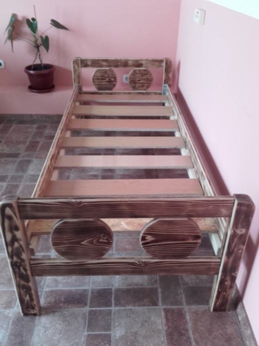 postelja les 200x80cm