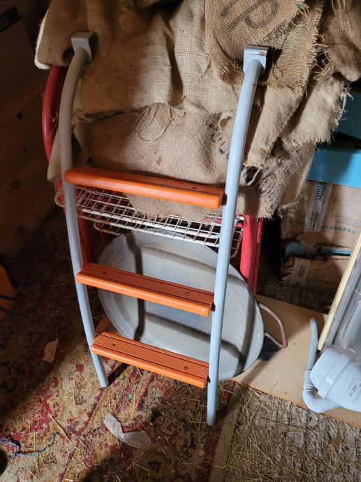 lestev, lojtra, stopnice za pograd