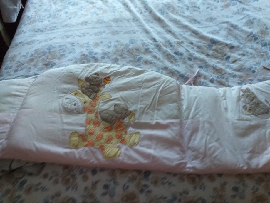 obroba za otroško posteljico