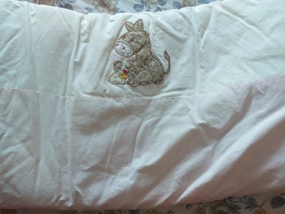 obroba za otroško posteljico