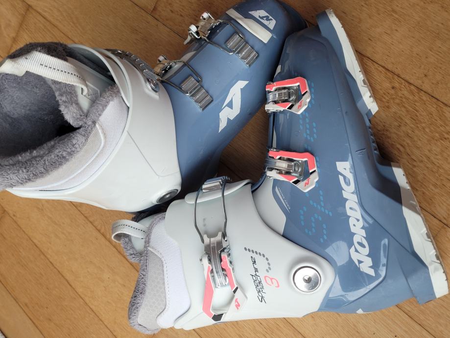 Prodam smučarske čevelje Nordica SpeedMachine J3 light blue št.37