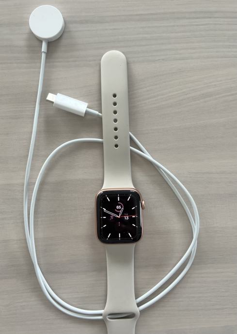 Apple watch SE 2022 gold 44mm