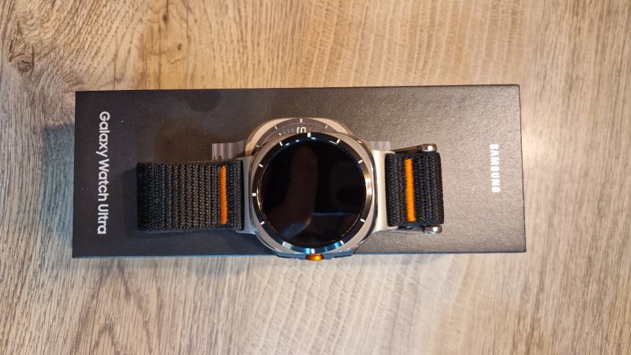 Pametna ura Samsung Galaxy Watch Ultra LTE