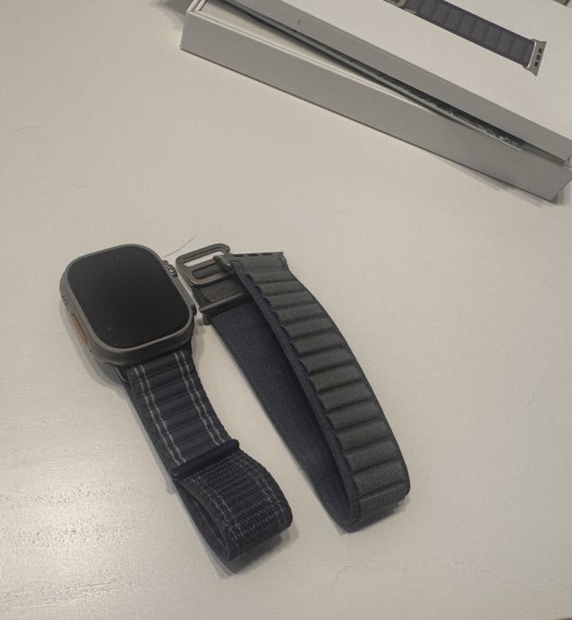 Prodam Apple Watch Ultra 2 - Titanium Blue Alpine Loop M
