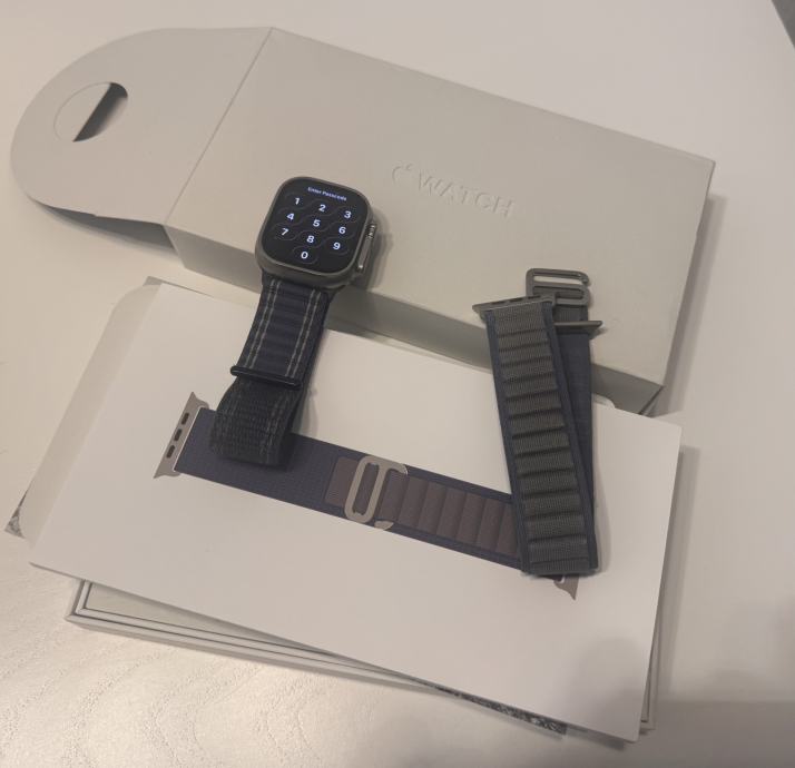 Prodam Apple Watch Ultra 2 - Titanium Blue Alpine Loop M