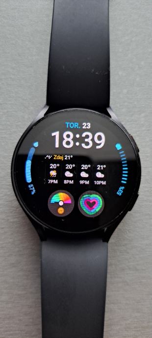 Samsung watch 5 ura (44mm) + polnilec