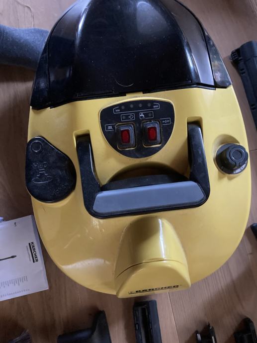 Parni sesalnik Karcher SV 7