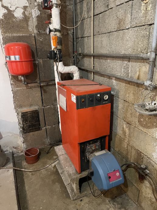 Centralna pec na olje ali plin