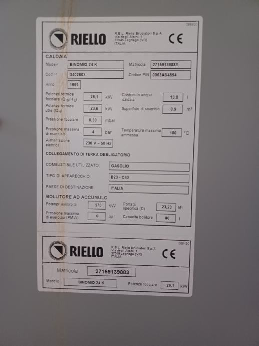 peč na kurilno olje Riello Binomio