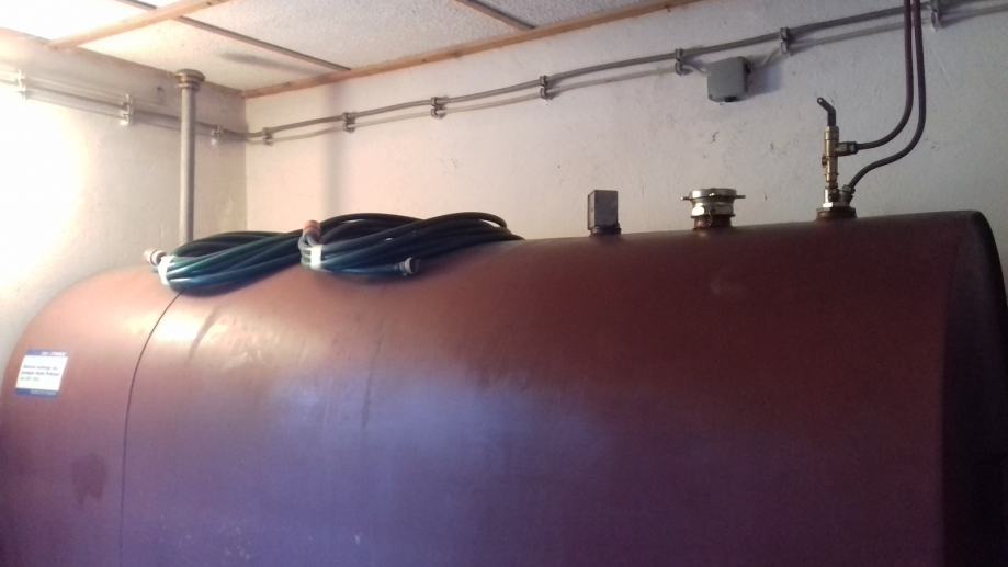 Peč na nafto+cisterna