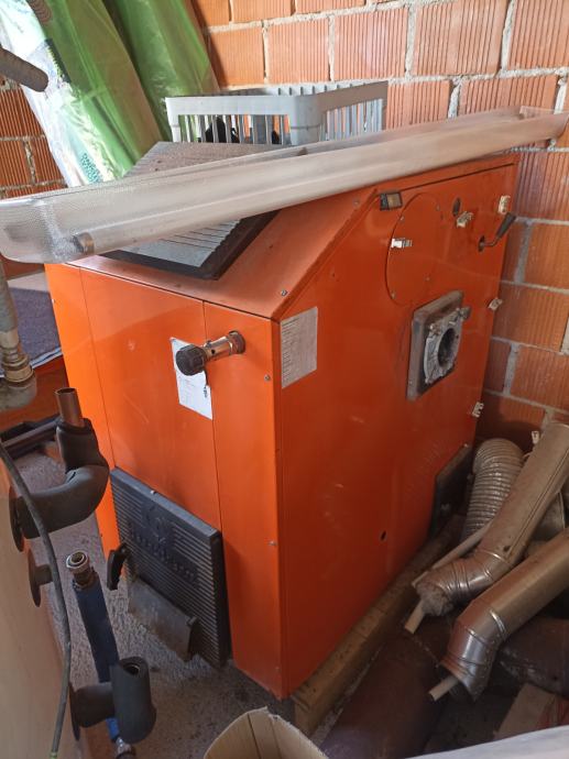 Peč na trda goriva drva