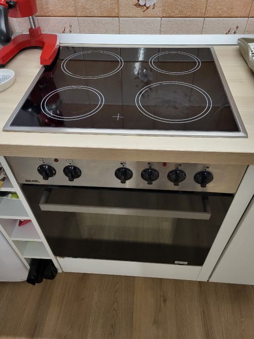 Vgradna pečica + indukcijska plošča kuhalna stara 3 leta indukcija