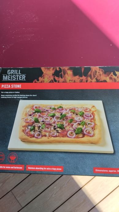 Kamen za peko pice na žaru ali v pečici