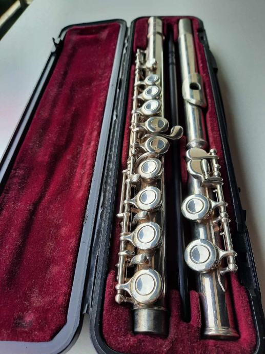Prečna flavta Yamaha 211SI