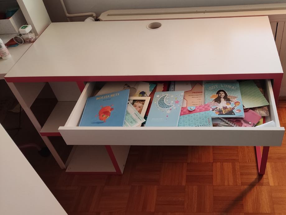 dekliška pisalna miza Ikea micke