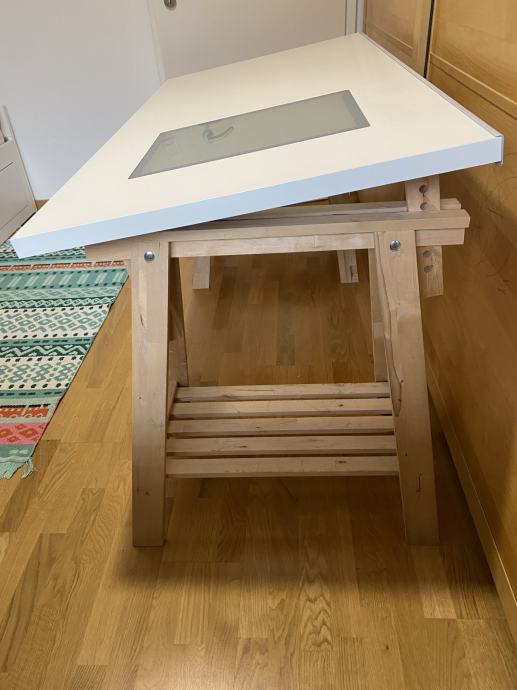 Pisalna miza IKEA LAGKAPTEN/MITTBACK