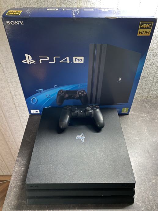 PLAYSTATION®4 PRO 1TB 4K 1 Dualshock + 4 igre
