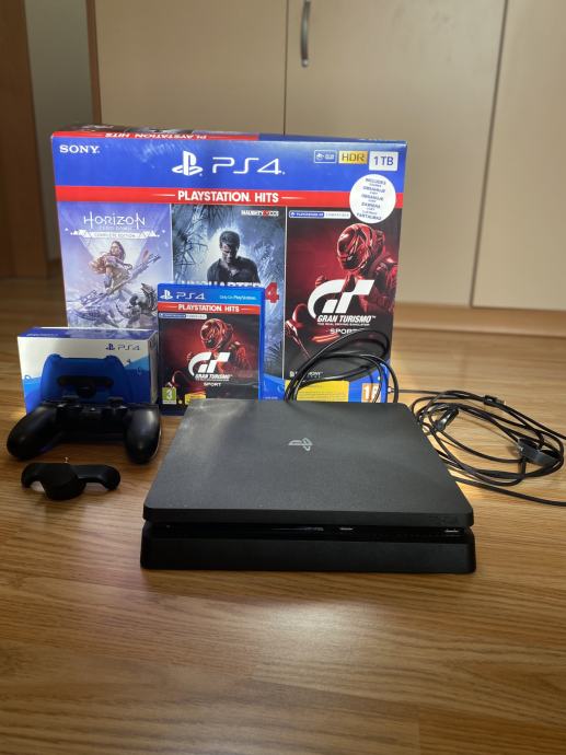 Playstation 4 Slim, 1 TB