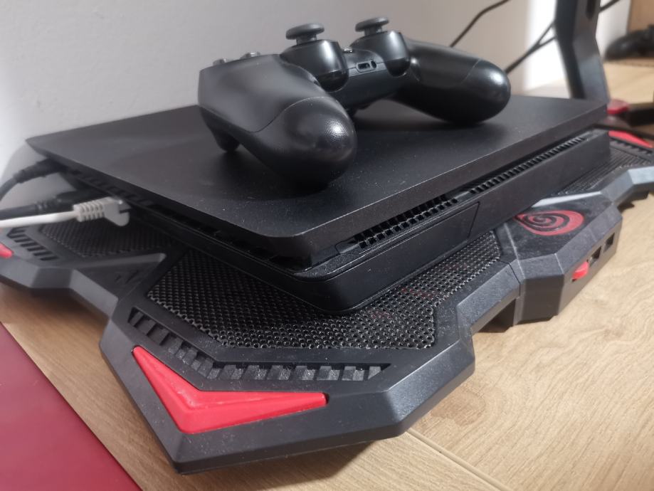 playstation 4 slim 1 terabyte + 5 iger + 2 kontrolerja