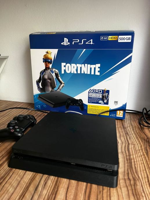 PlayStation 4 slim 500GB