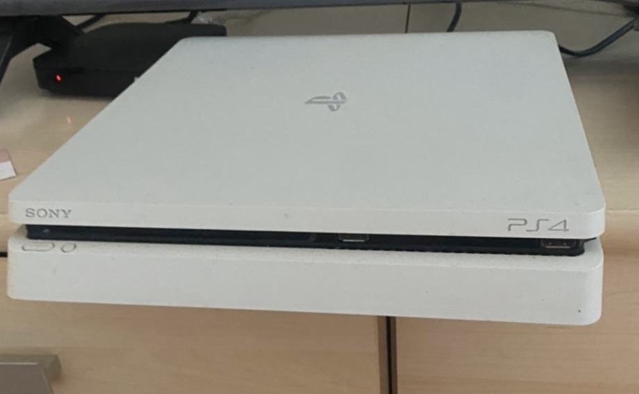 Playstation 4 white 500gb