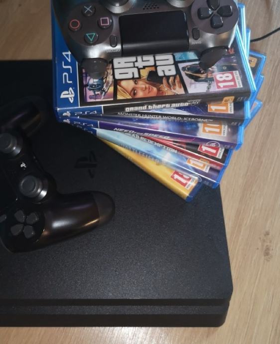 PS4 PRO slim 1TB + 2 konzoli DualShock + 5 iger