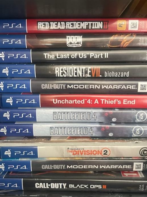 Playstation 5 - Disc verzija + igrice