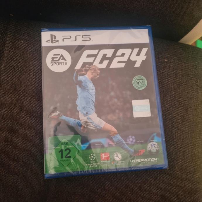 Sony PlayStation 5 Slim disk + 2 joysticka 3 igrica + slušalice novo
