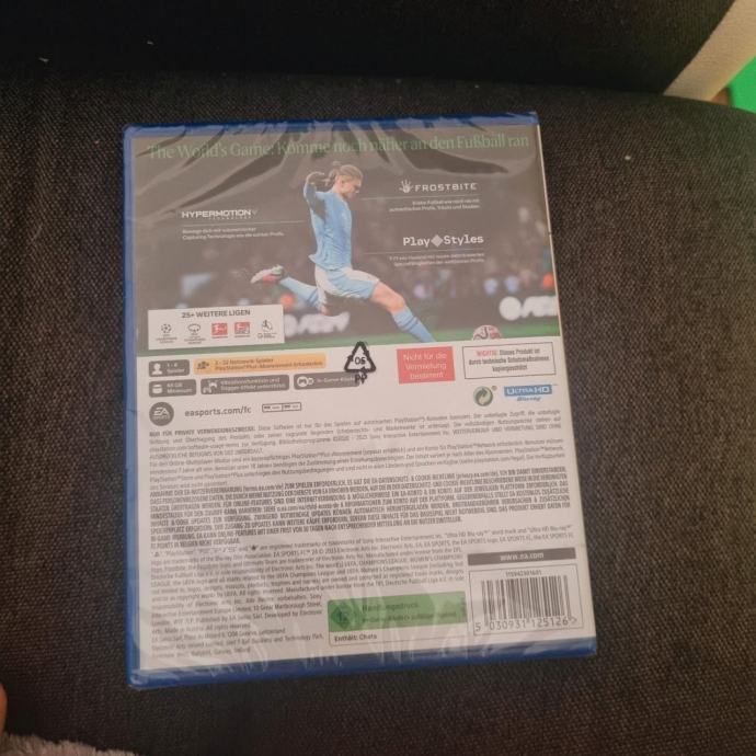 Sony PlayStation 5 Slim disk + 2 joysticka 3 igrica + slušalice novo
