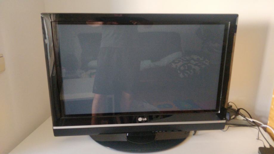 LG LCD PLASMA, diagonala zaslona 80cm, HD
