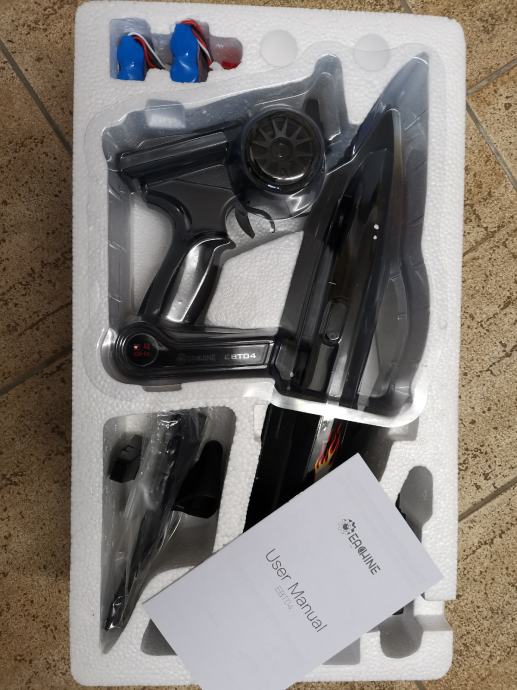 RC čoln Eachine EBT04 z brushless motorjem in 2 baterijami