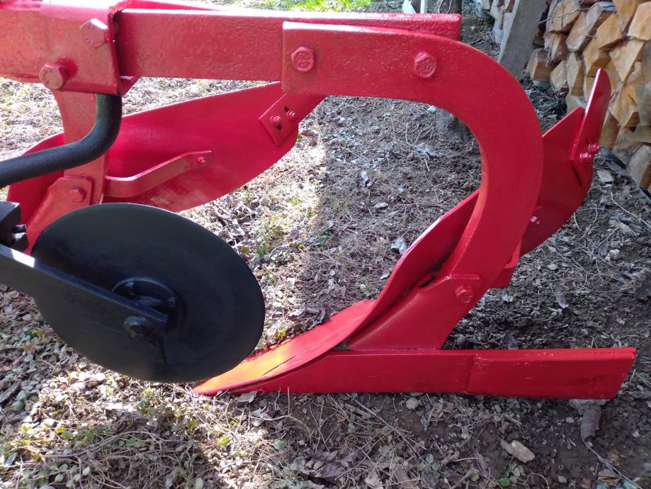 PRODAM DVOBRAZDNI PLUG IMT