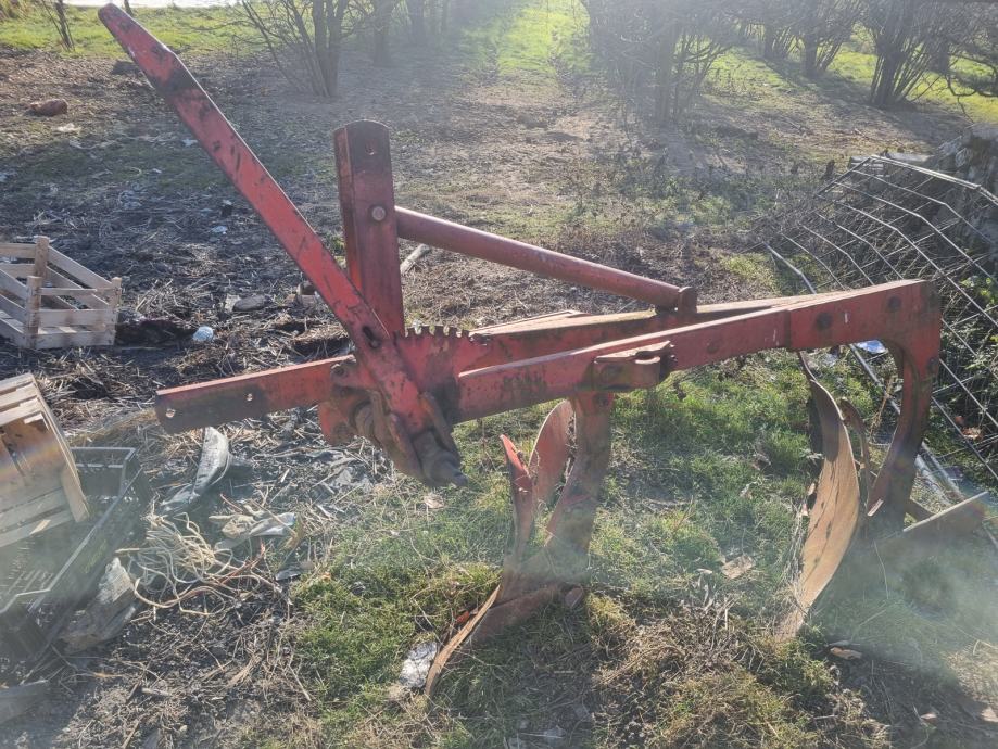 Traktorski plug IMT 756 visoki klirens