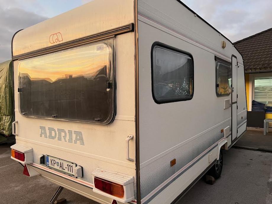 Počitniška prikolica, kamp prikolica Adria Optima 500