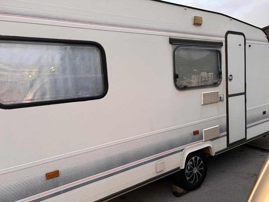 Počitniška prikolica, kamp prikolica Adria Optima 500