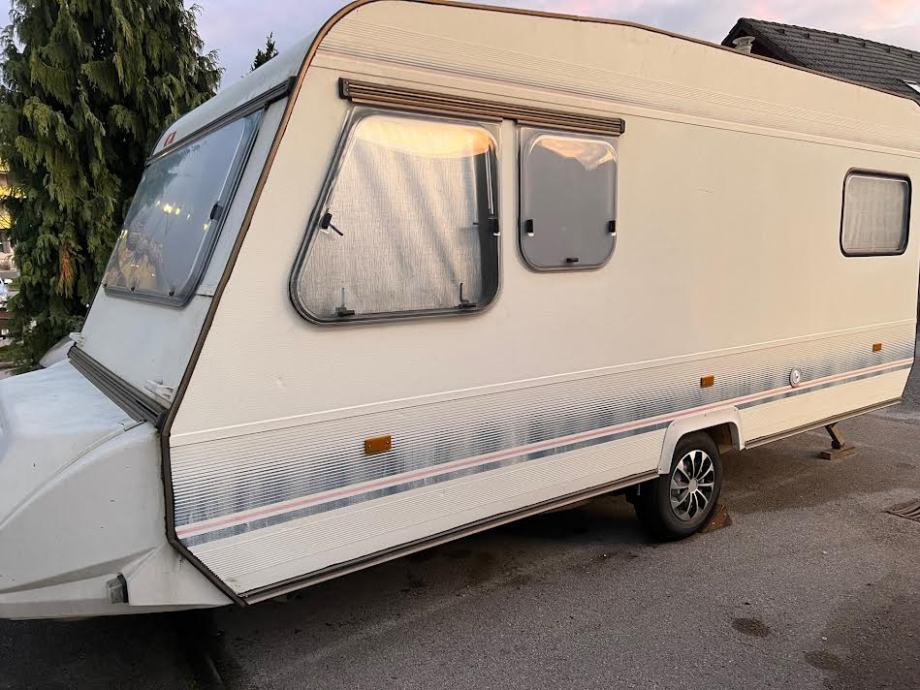 Počitniška prikolica, kamp prikolica Adria Optima 500