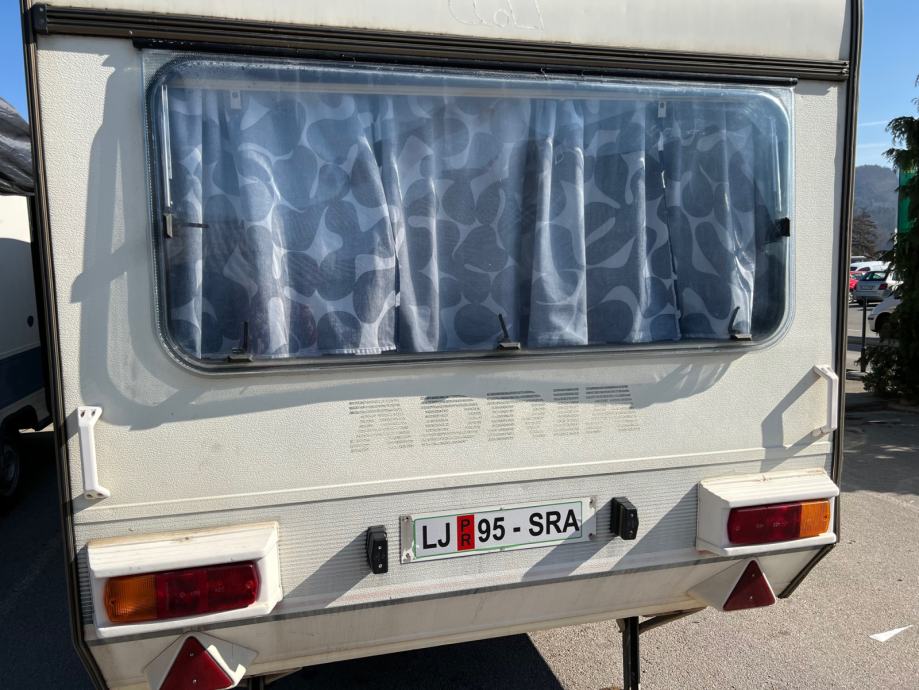 Počitniška prikolica, kamp prikolica Adria Optima 500