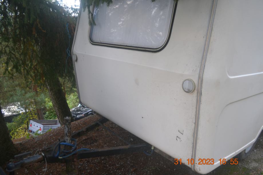 Počitniška prikolica Predom NP126NT, cena; 1000 EUR, tel; 070 310 300