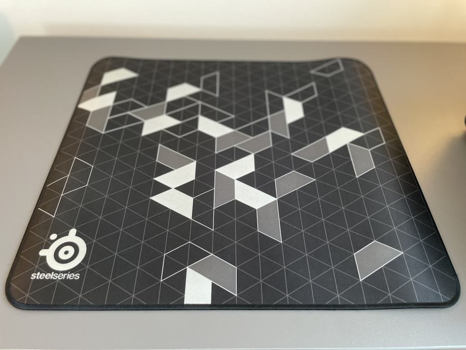 Podloga za miško SteelSeries QcK Gaming Limited 40 x 45 cm