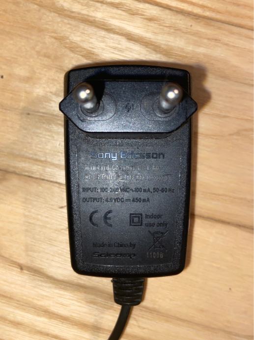 Polnilec/adapter Sony Ericsson