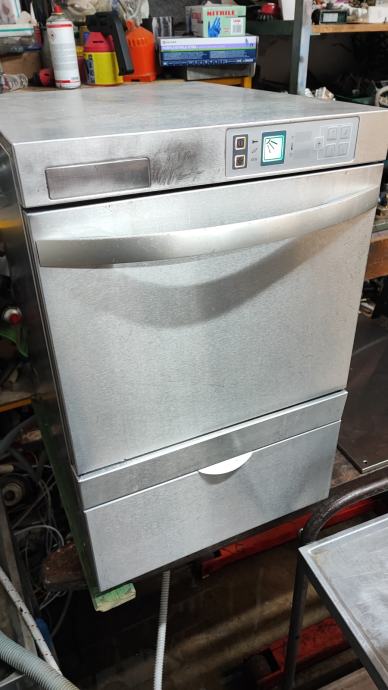 POMIVALNI STROJ ZA KOZARCE - WINTERHALTER GS 402 IN MEHČALEC
