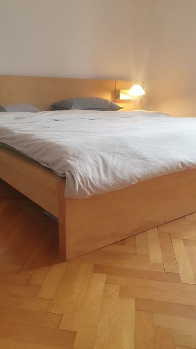 Lesena postelja MALM 180x200