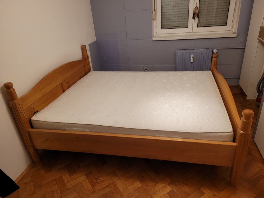 Masivna lesena postelja - 160x200