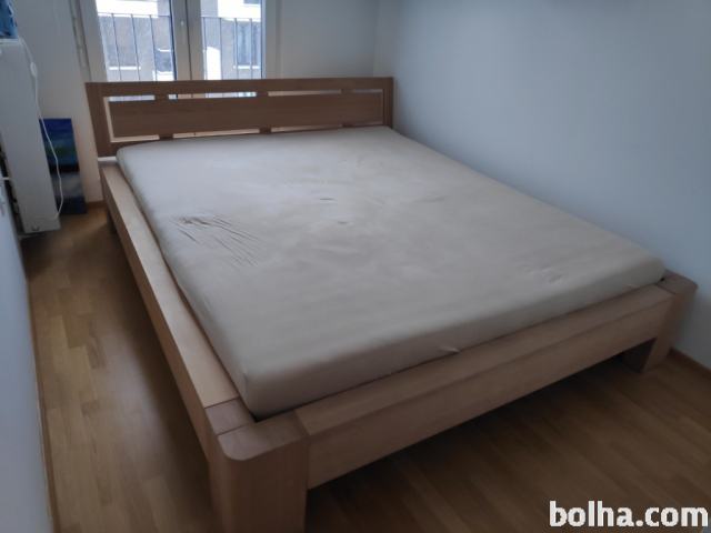 Masivna lesena postelja 220X180 - bukev