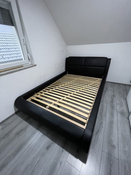 Moderno posteljno ohišje dimenzij 200x140
