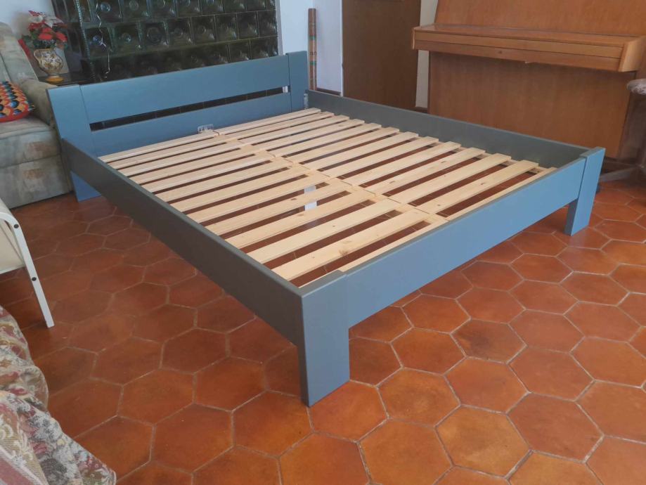 POSTELJA 160x200, masivni naravni les
