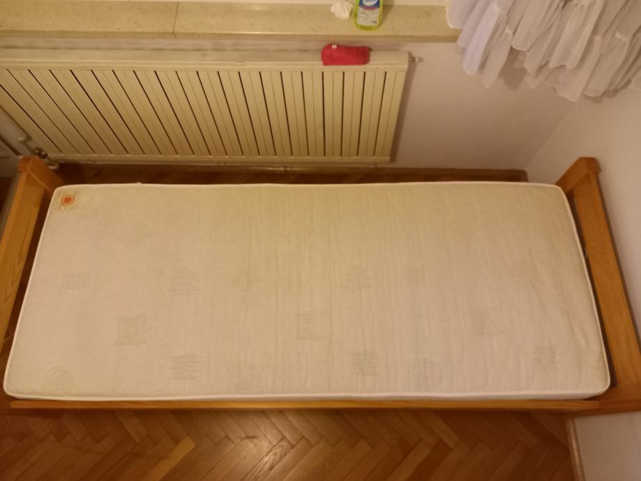 Postelja 90 × 210 cm, masivni les